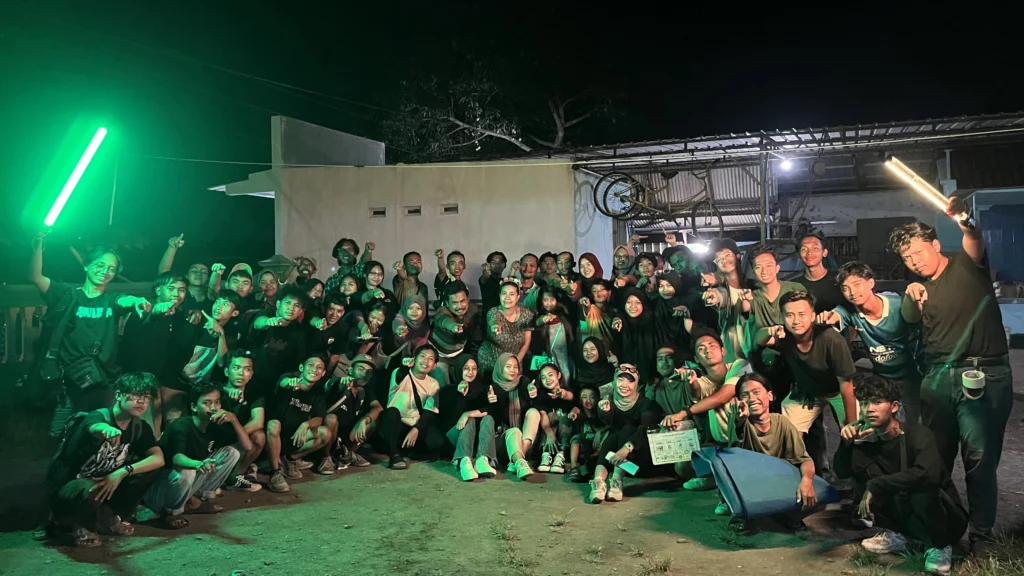 Produksi Bersama: Mewujudkan Karya dan Kebersamaan dalam HIMAFISI ...